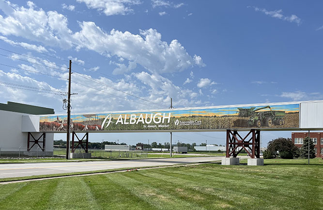 Albaugh founder dedicates mural honoring historic St. Joseph Stockyards ...